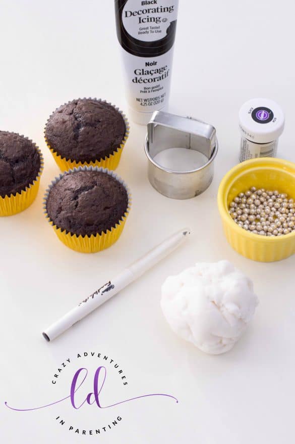 Countdown Cupcakes for New Year's | Crazy Adventures in Parenting