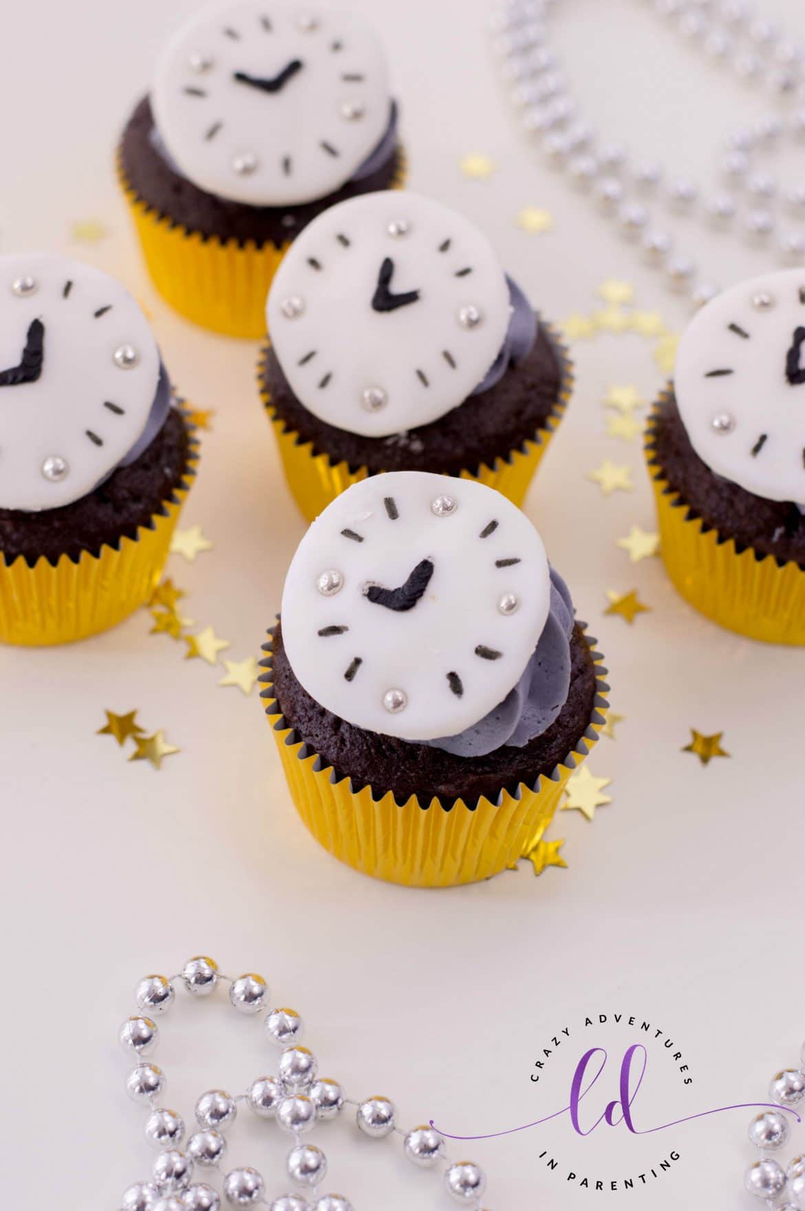 Countdown Cupcakes for New Year's | Crazy Adventures in Parenting