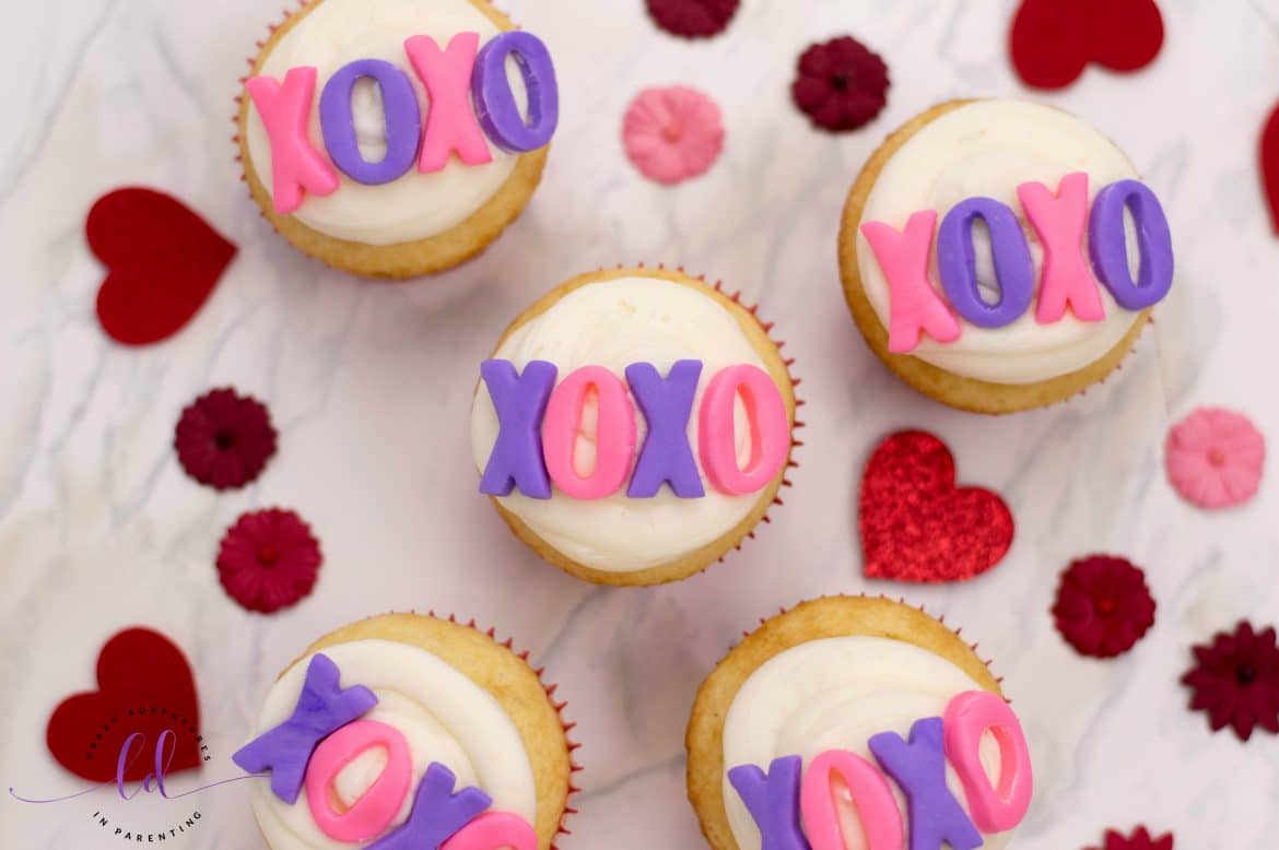 XOXO Valentine's Cupcakes | Crazy Adventures in Parenting