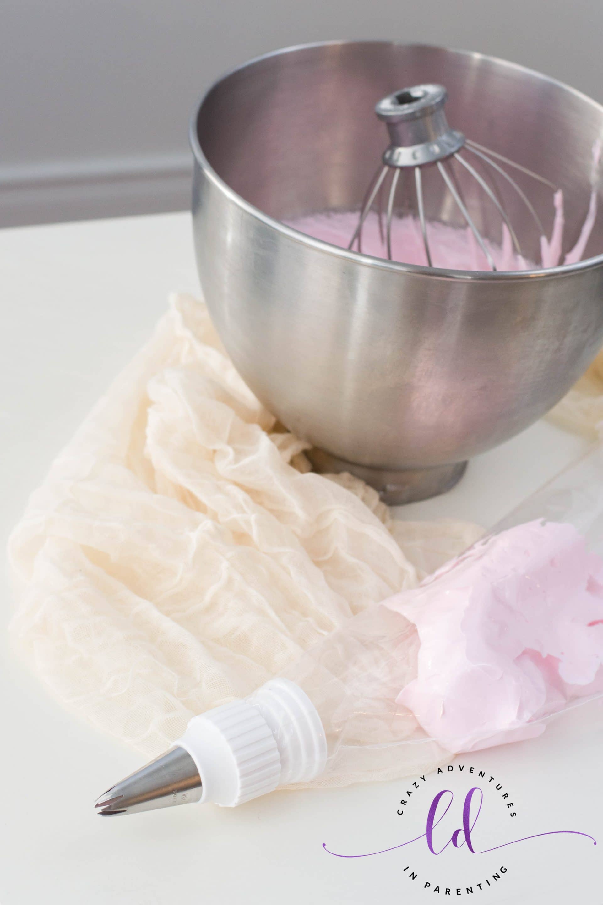 Heart Meringues | Crazy Adventures in Parenting